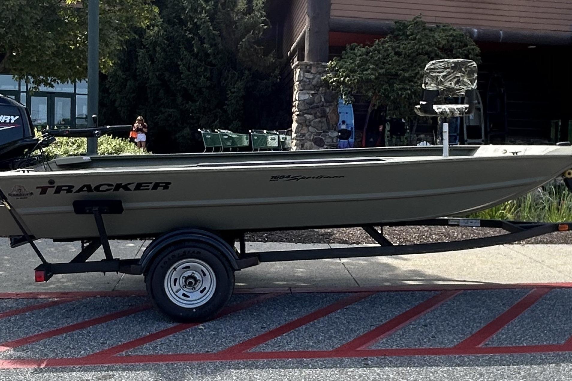 2025 TRACKER GRIZZLY 1654 T SPORTSMAN | Bass Pro Shops